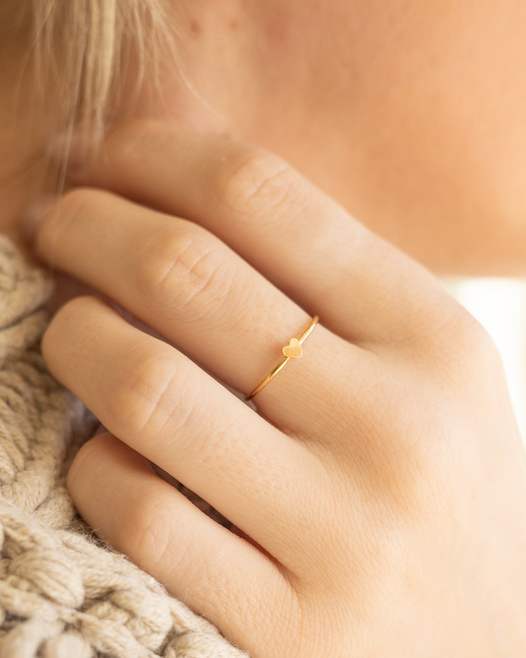 Rings– Falling for dainty