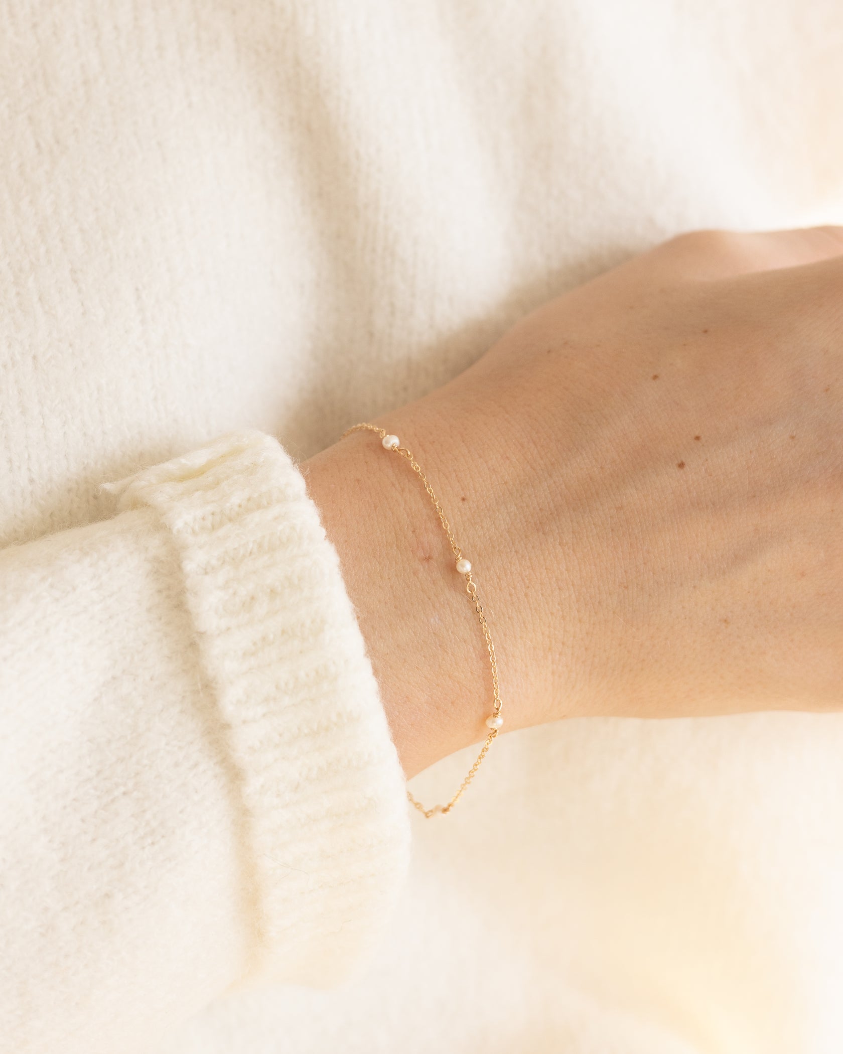 Ella Bracelet– Falling for dainty