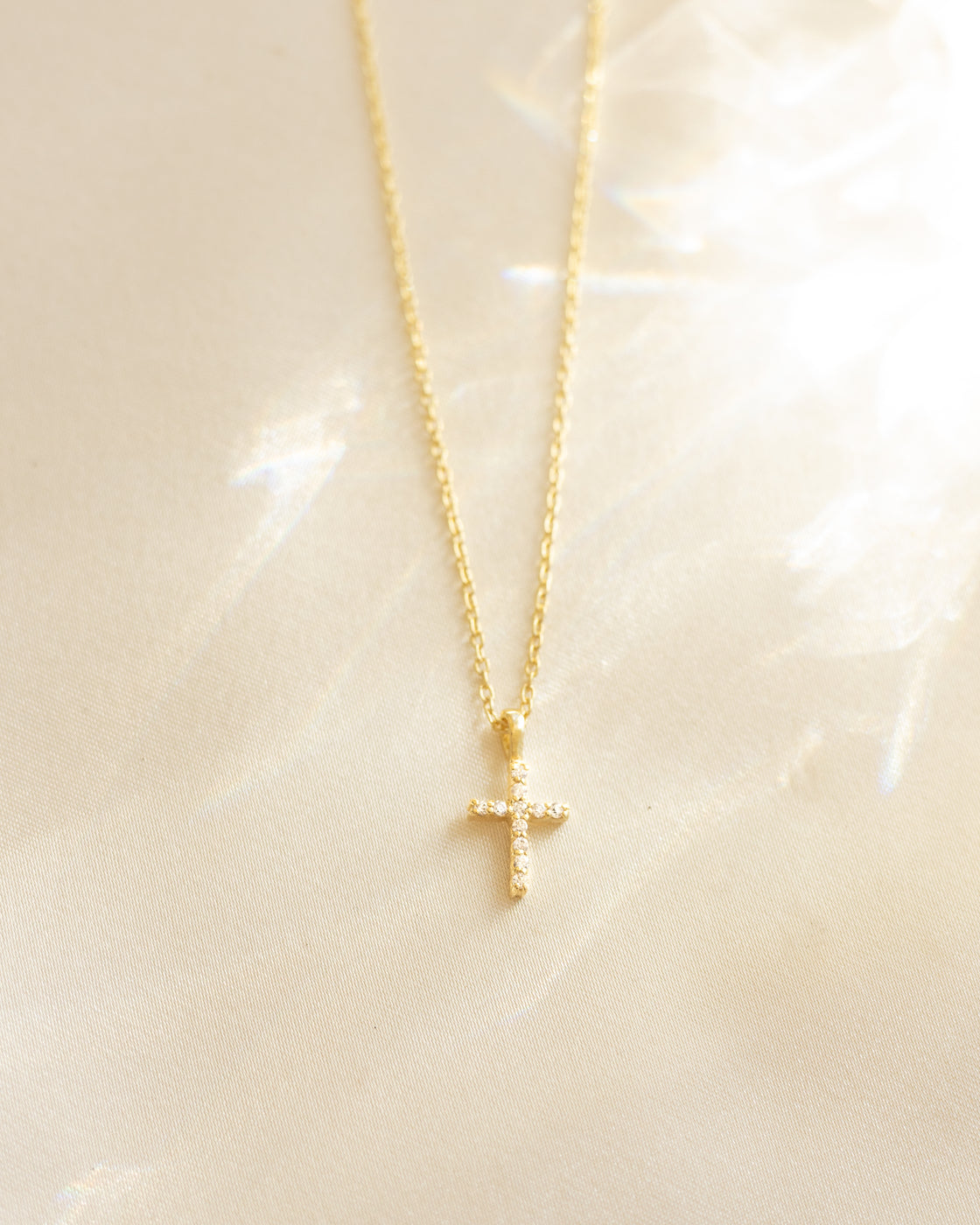 Cross Necklace– Falling for dainty