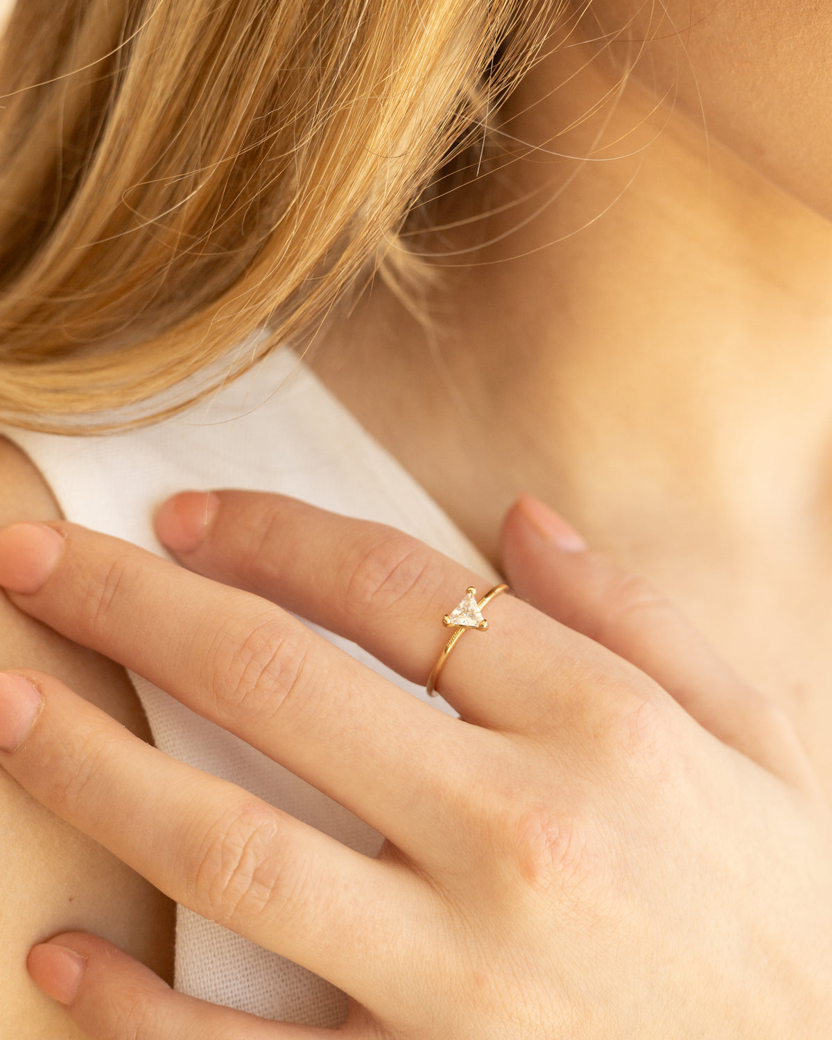 Lou Ring– Falling for dainty