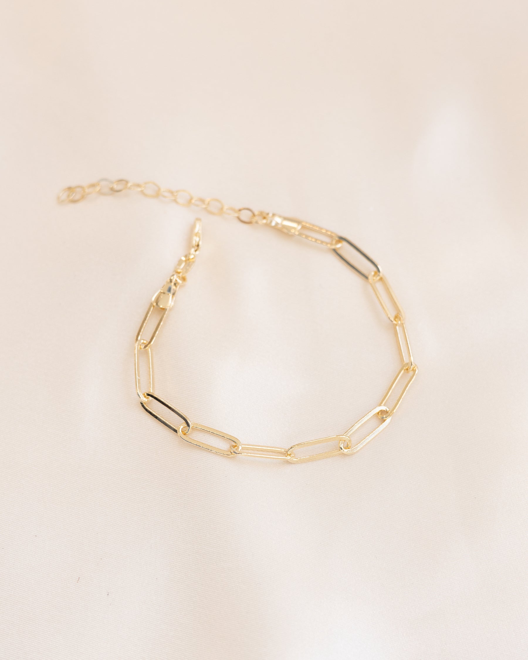 The Charm Bar– Falling for Dainty