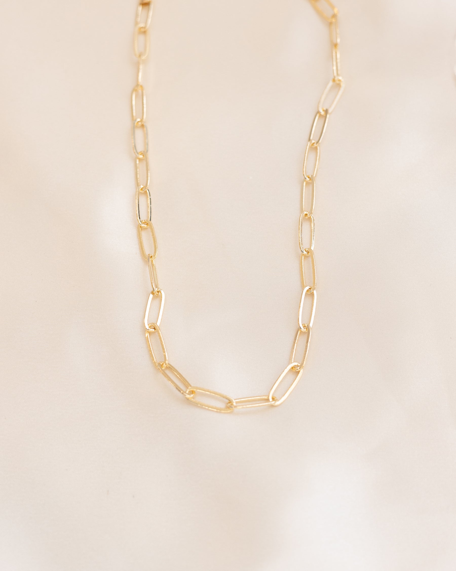 The Charm Bar– Falling for dainty