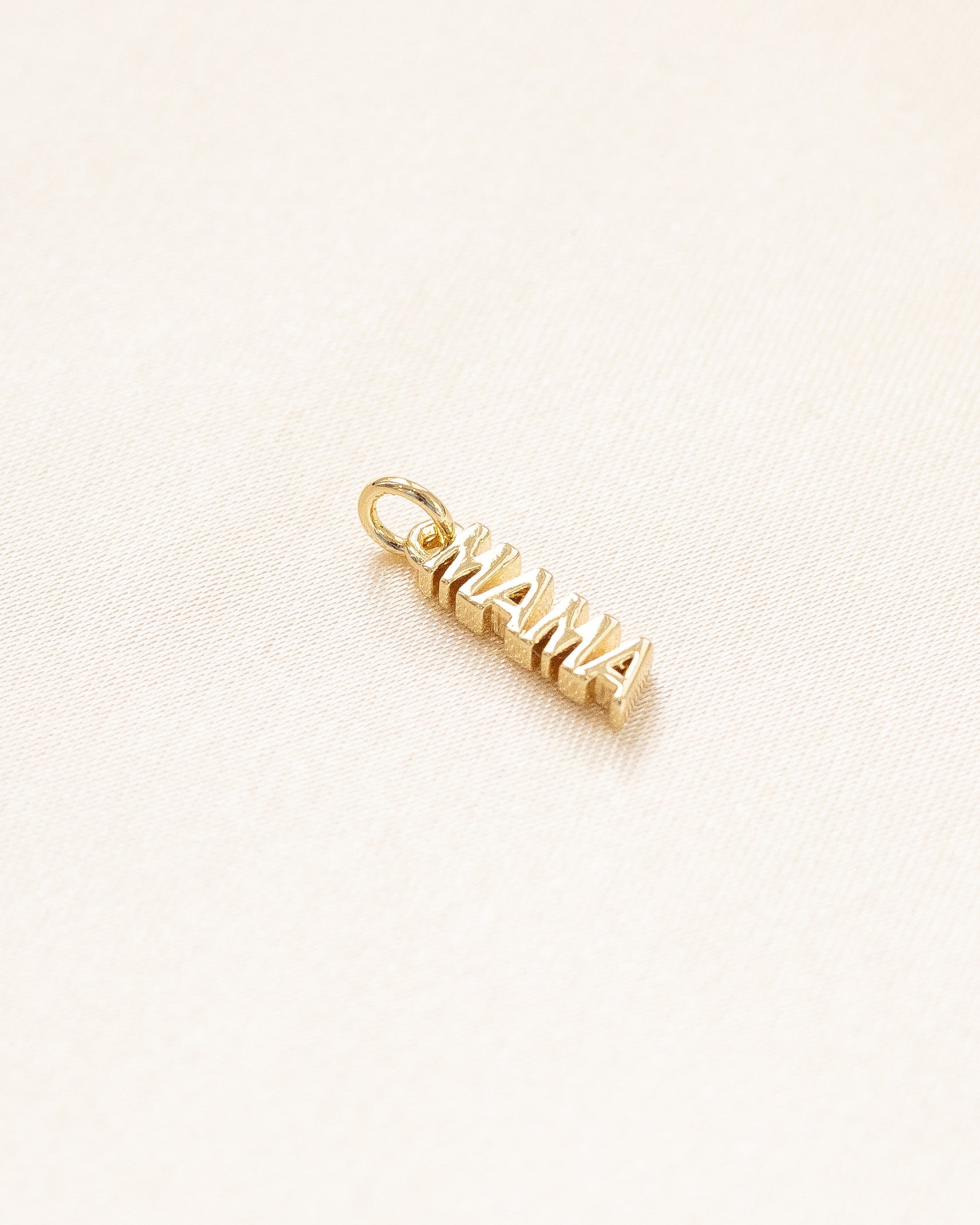 The Charm Bar– Falling for dainty