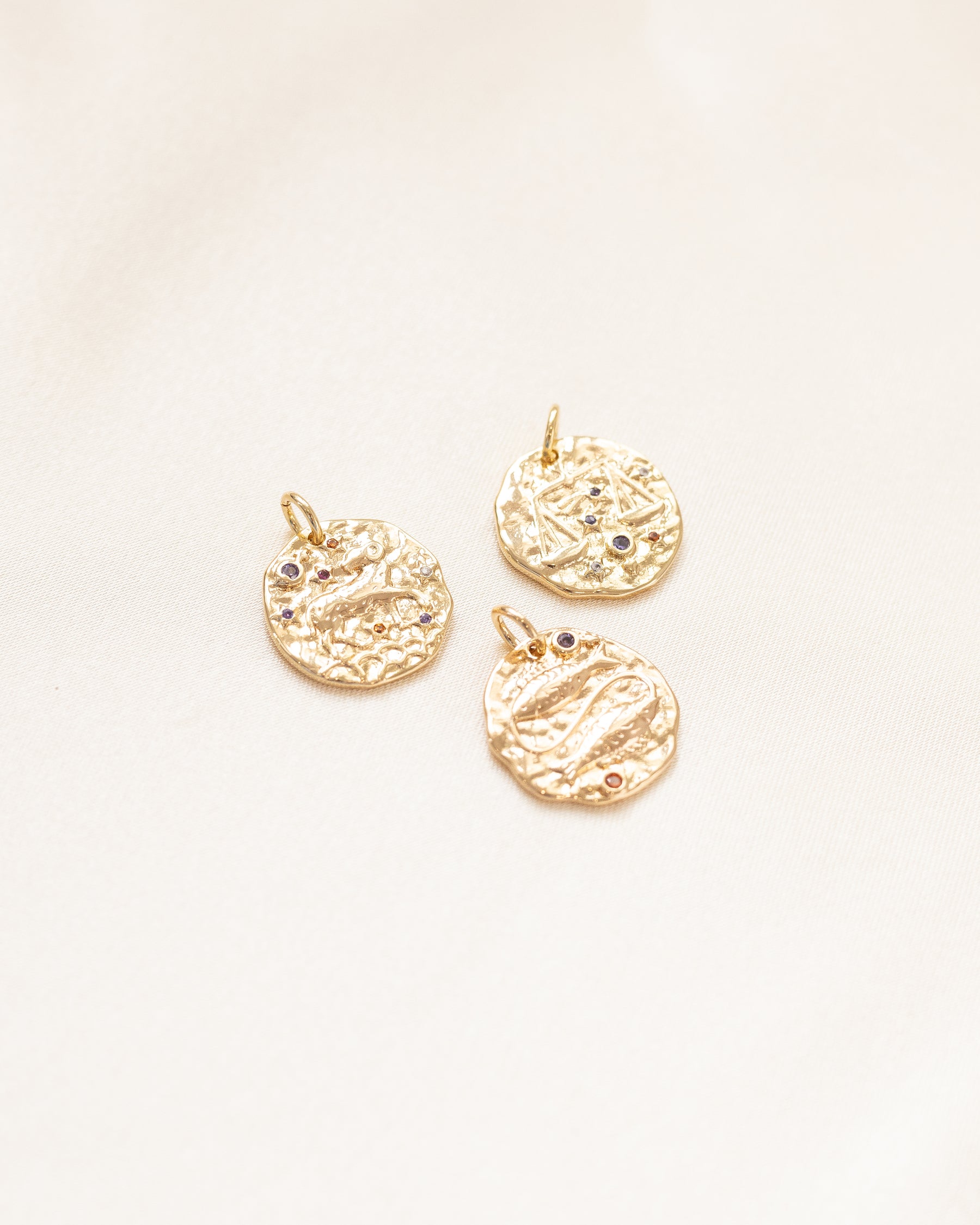 The Charm Bar– Falling for dainty