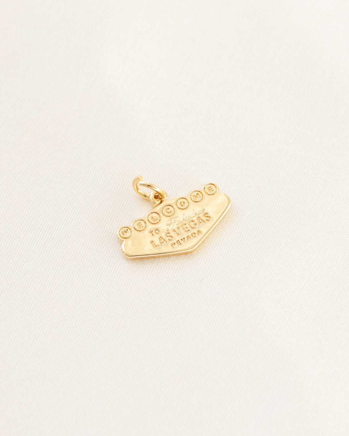 Vegas Charm– Falling for dainty