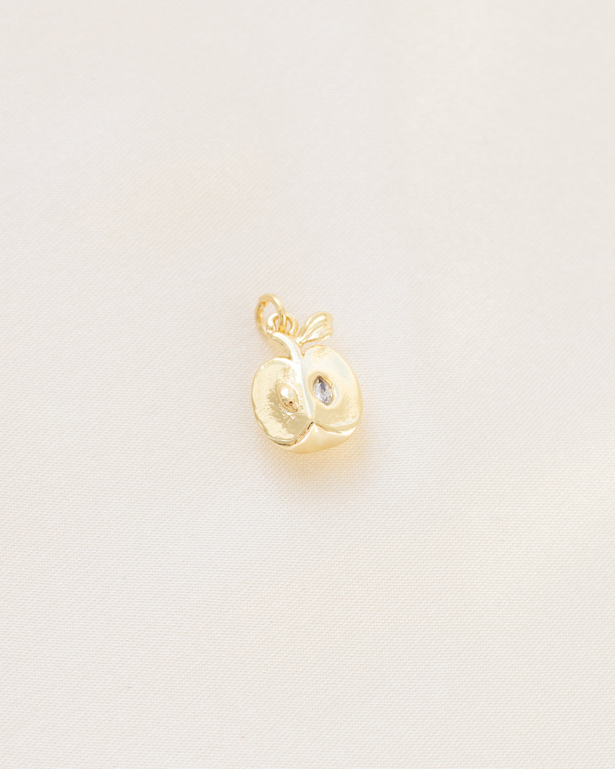 Apple Charm– Falling for dainty