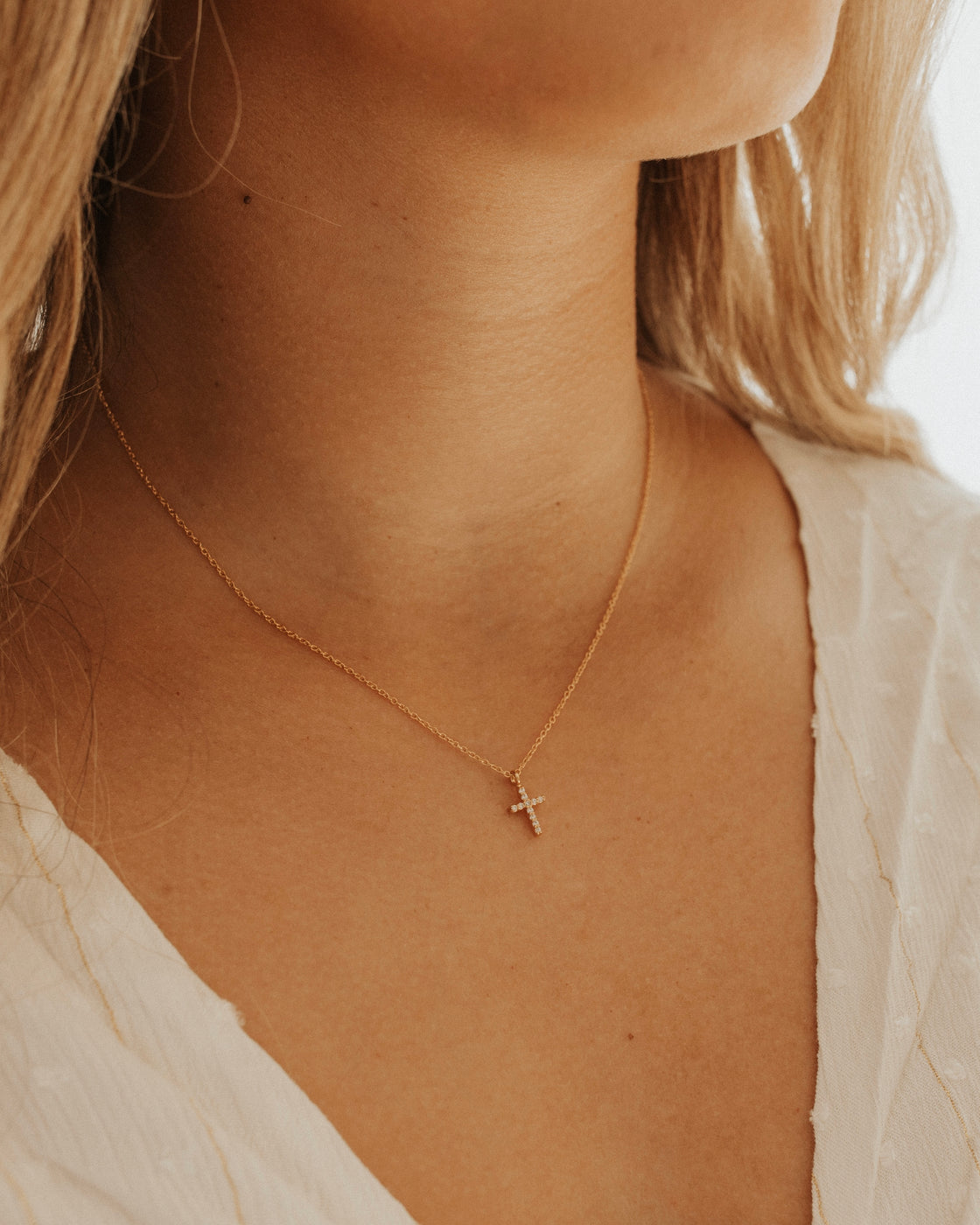 Cross Necklace– Falling for dainty