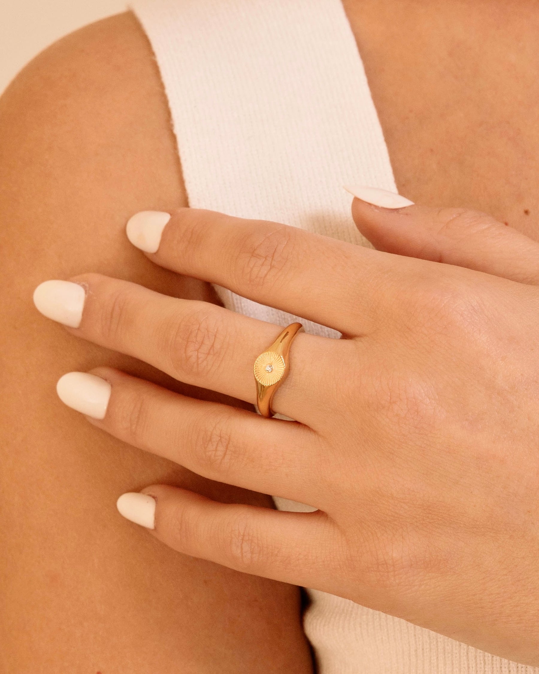 Rings– Falling for dainty